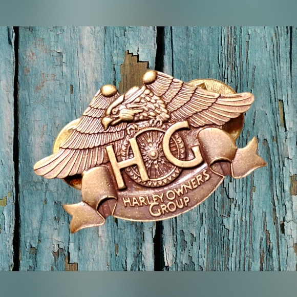 Harley-Davidson | Accessories | Vintage 983 Harley Davidson Badge Pin Hog Harley Owners Group ...